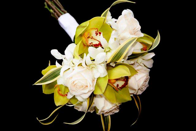 Examples of All Ways Maui'd Weddings Leis, Bouquets & Circles of Flowers